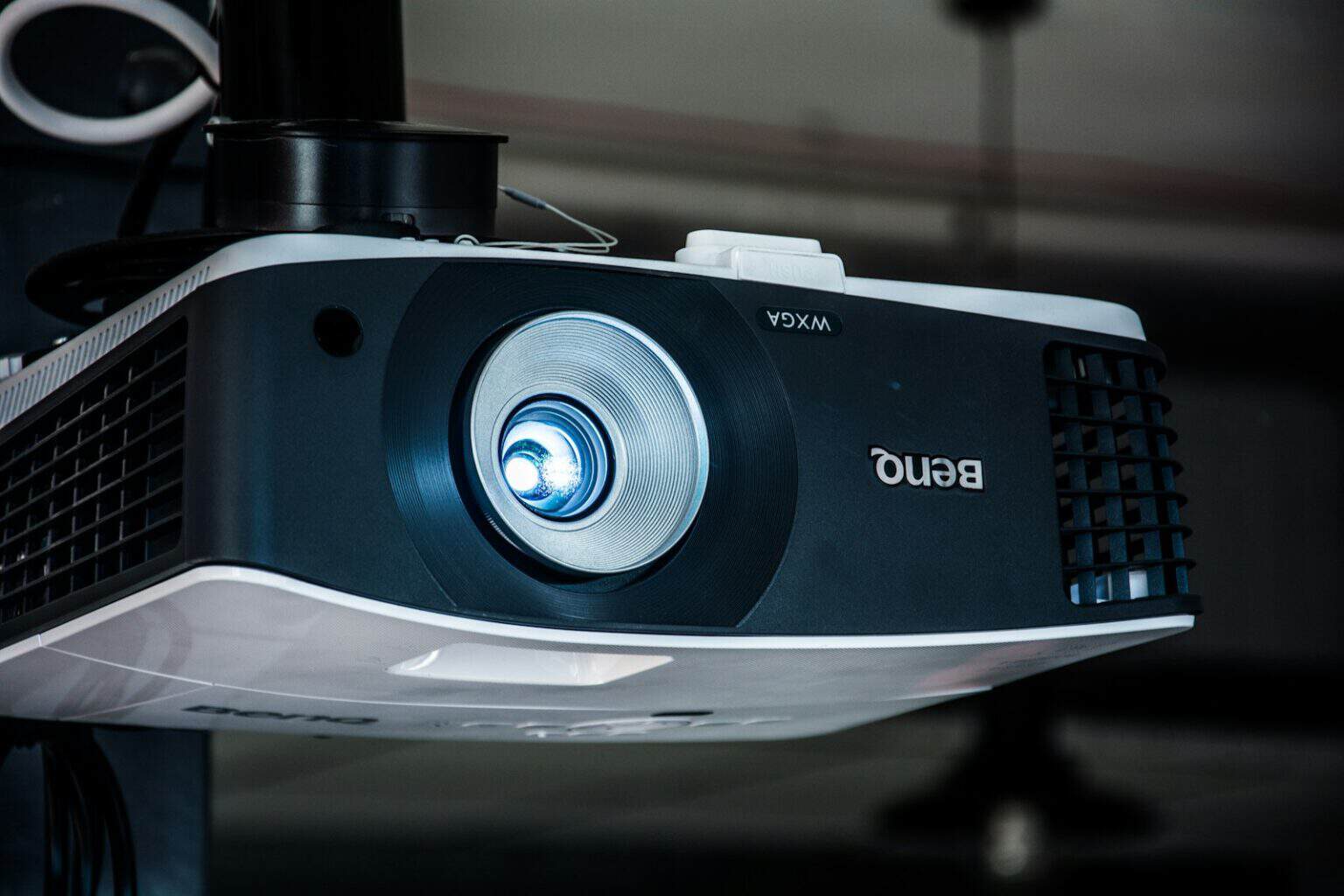 Best Home Theater Projector Options for 2026 - 9meters