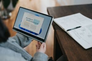 How To Get Help In Windows 11 Popup or Browser Tab - 9meters