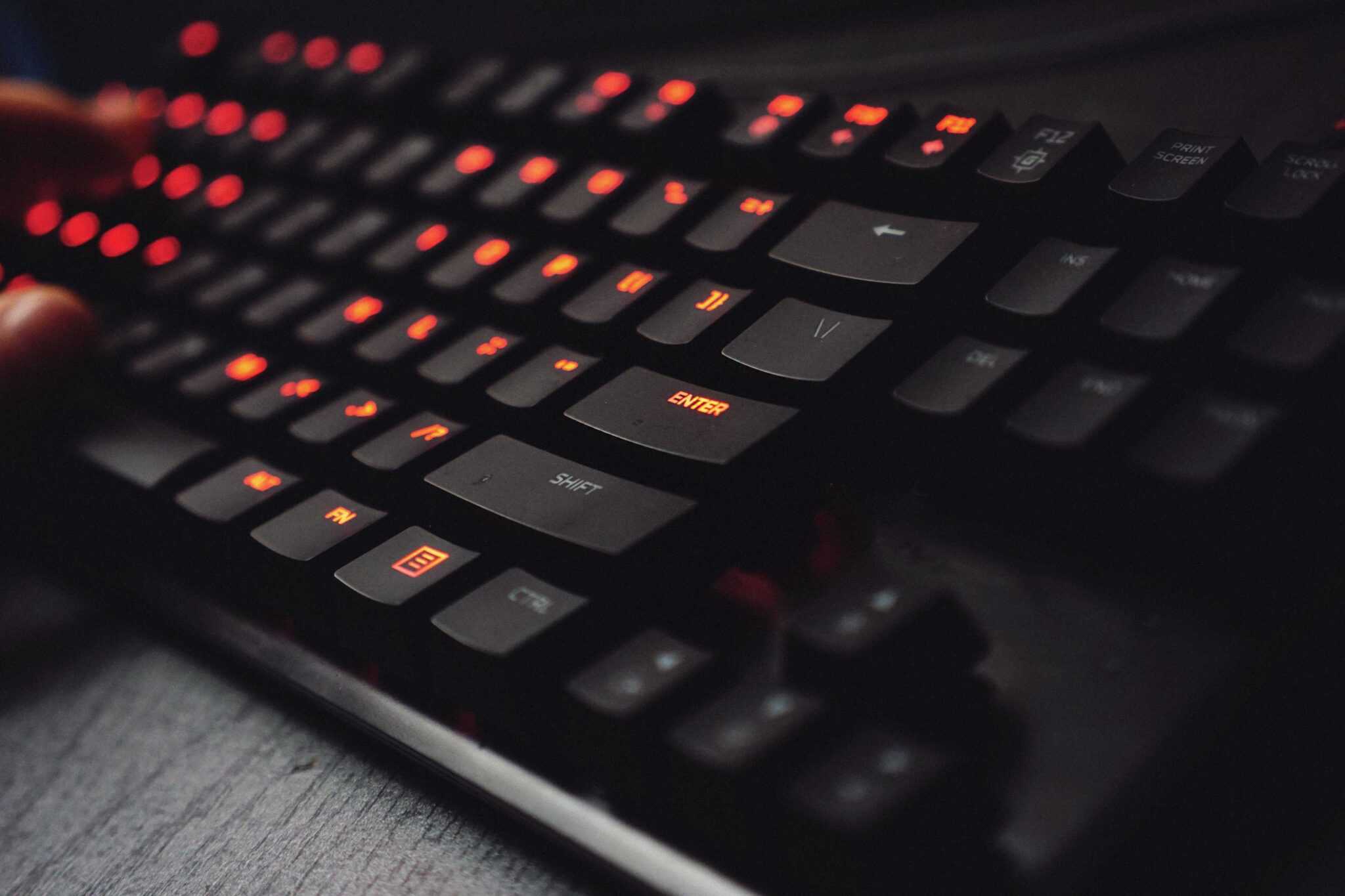Best Gaming Keyboards for Professional Gamers in 2025 - 9meters